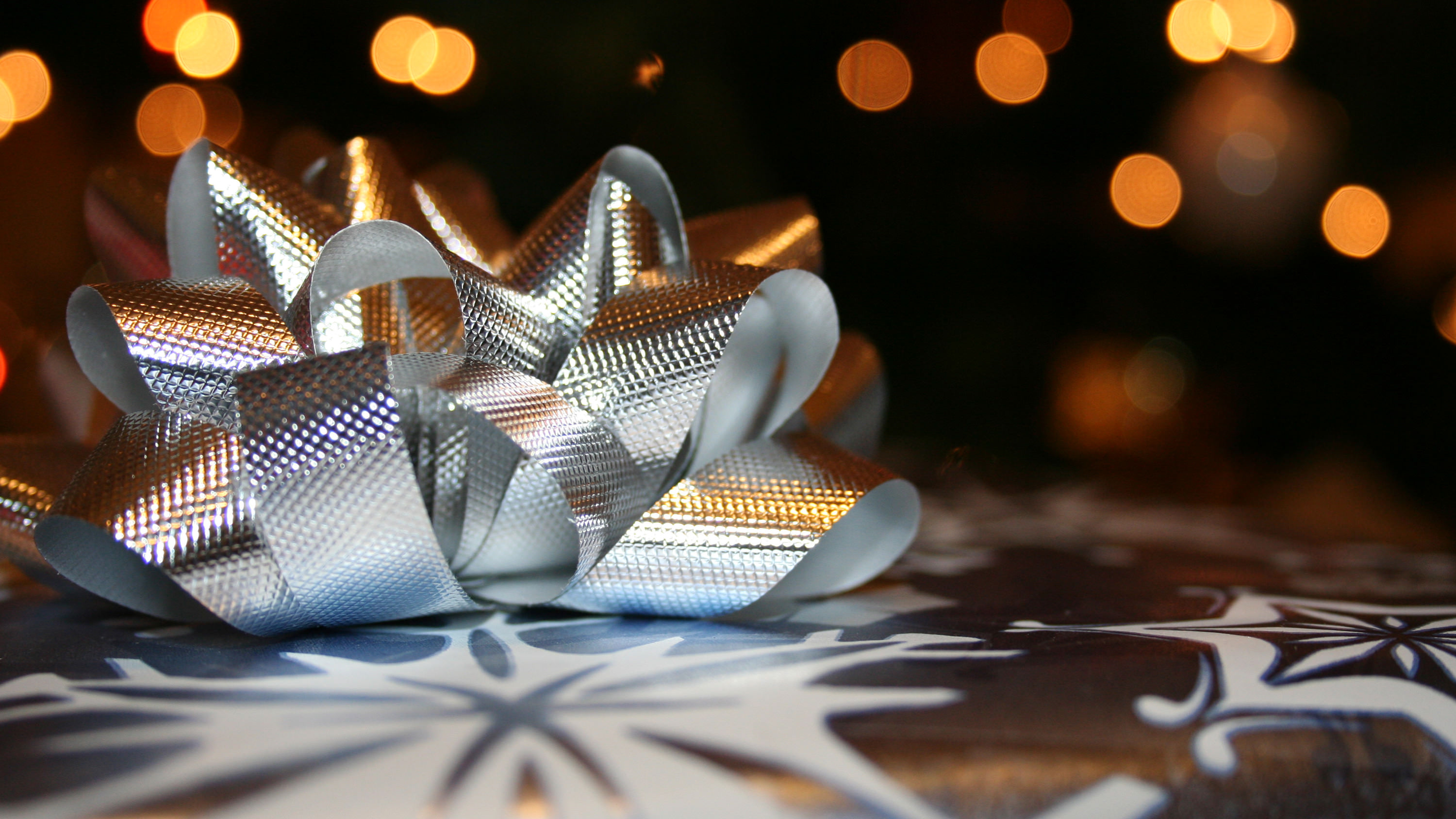 20 Last Minute Gifts for Filmmakers for Under $20 | The Black and Blue